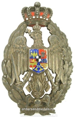 Scurt istoric al insignelor absolvenţilor de Academie Militară din ...