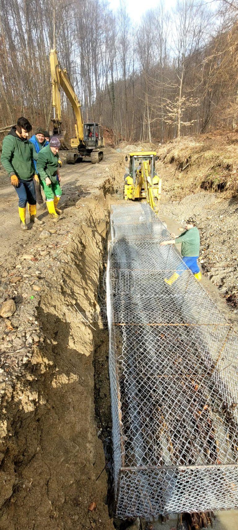 Lucrări complexe de amenajare a unui drum auto forestier în Valea ...